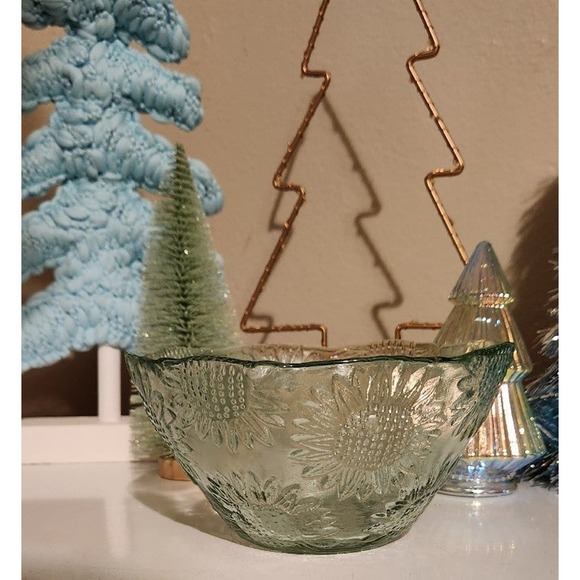 Unknown | Dining | Glass Light Green Flower Daisy Sunflower Bowl ...